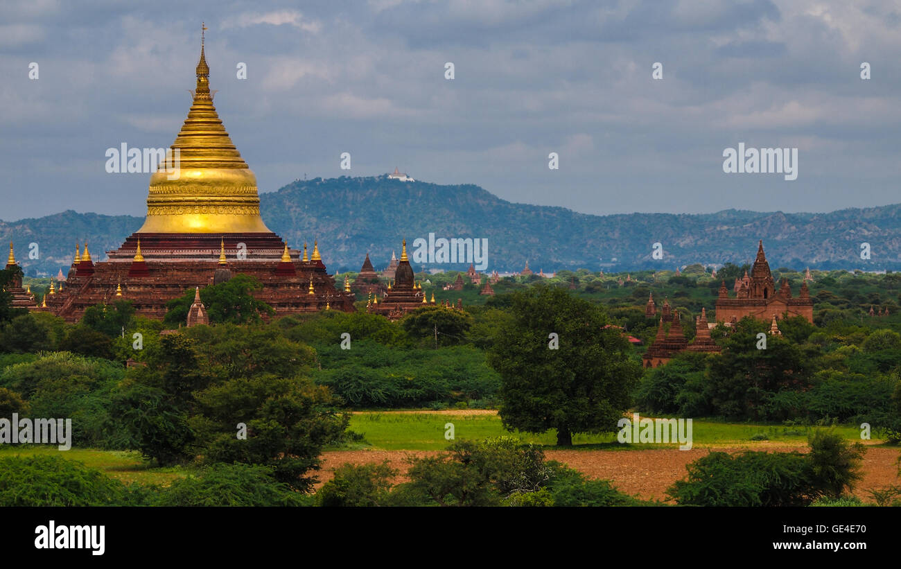The golden stupa of Bagan, Myanmar Stock Photo - Alamy