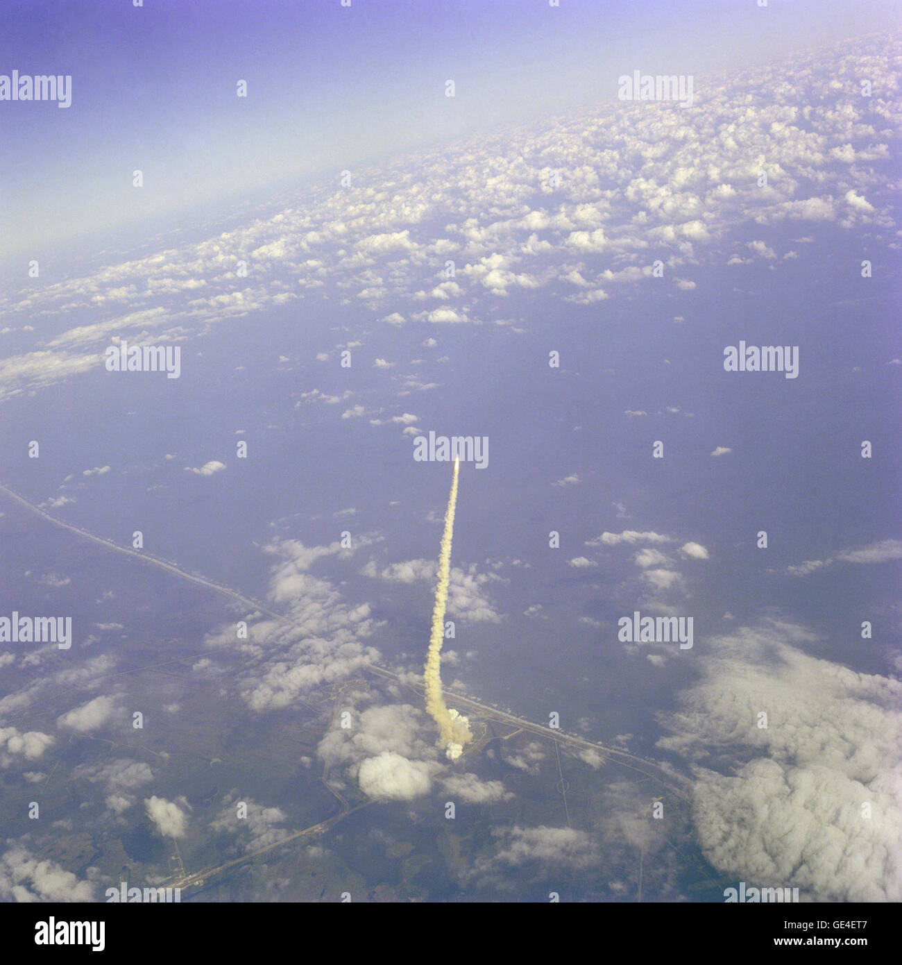 Aerial view of shuttle launch hi-res stock photography and images - Alamy