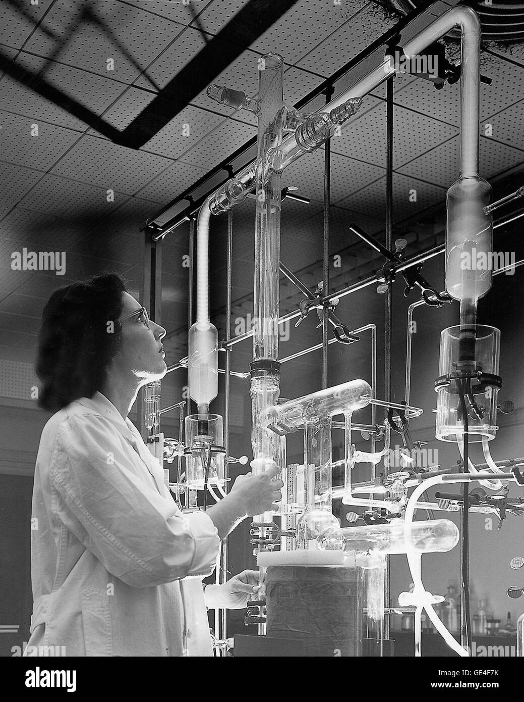 Atomic Laboratory Experiment on Atomic Materials 16503702115 o Stock ...