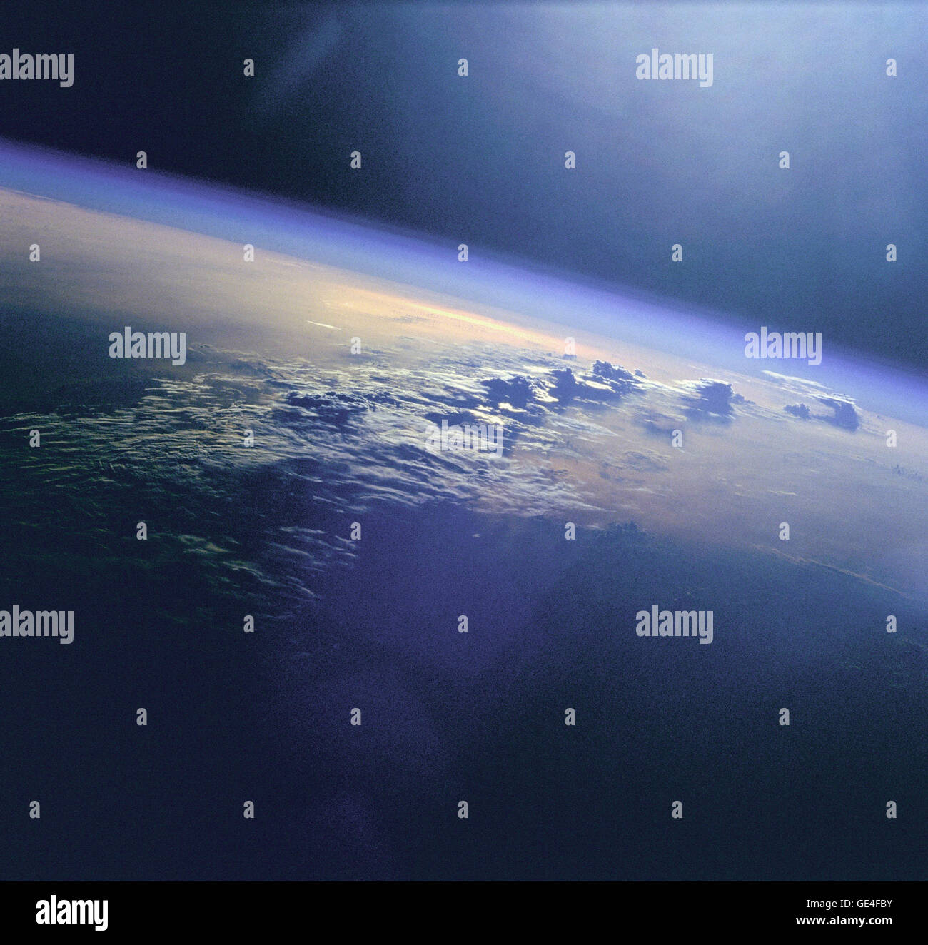 Sts 96 hi-res stock photography and images - Alamy