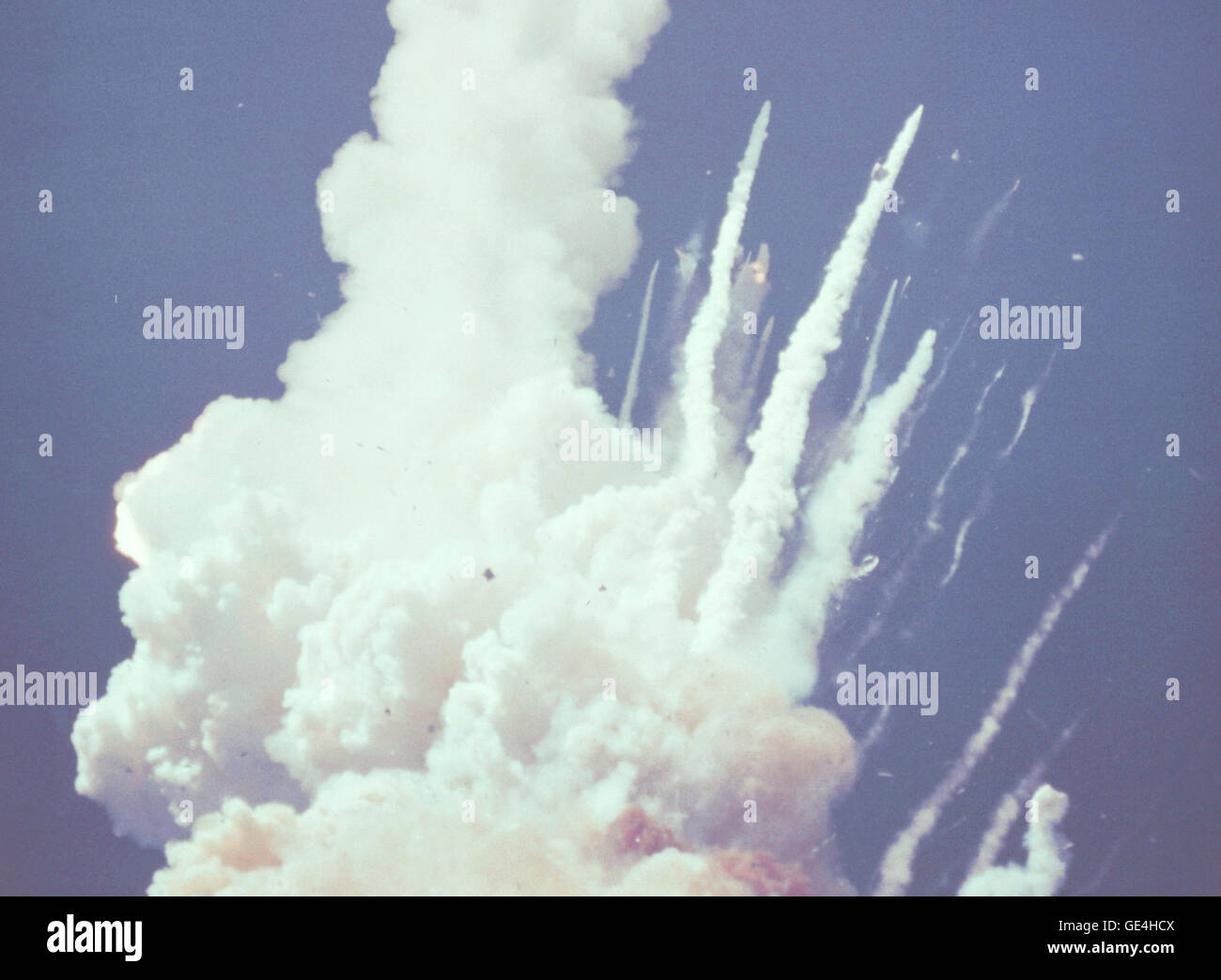 Challenger sts 51l explosion hi-res stock photography and images - Alamy