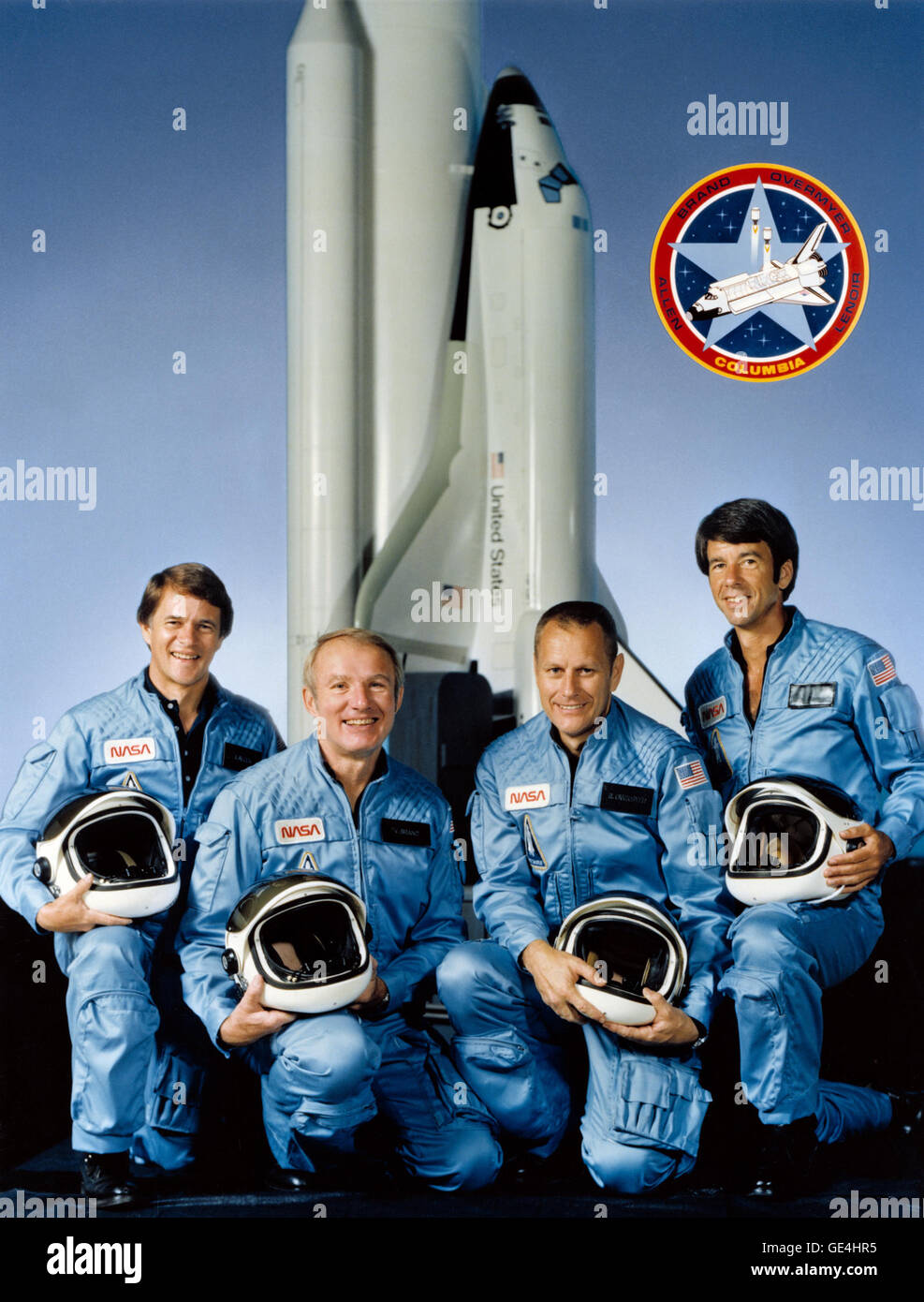 Sts 5 mission crew hi-res stock photography and images - Alamy