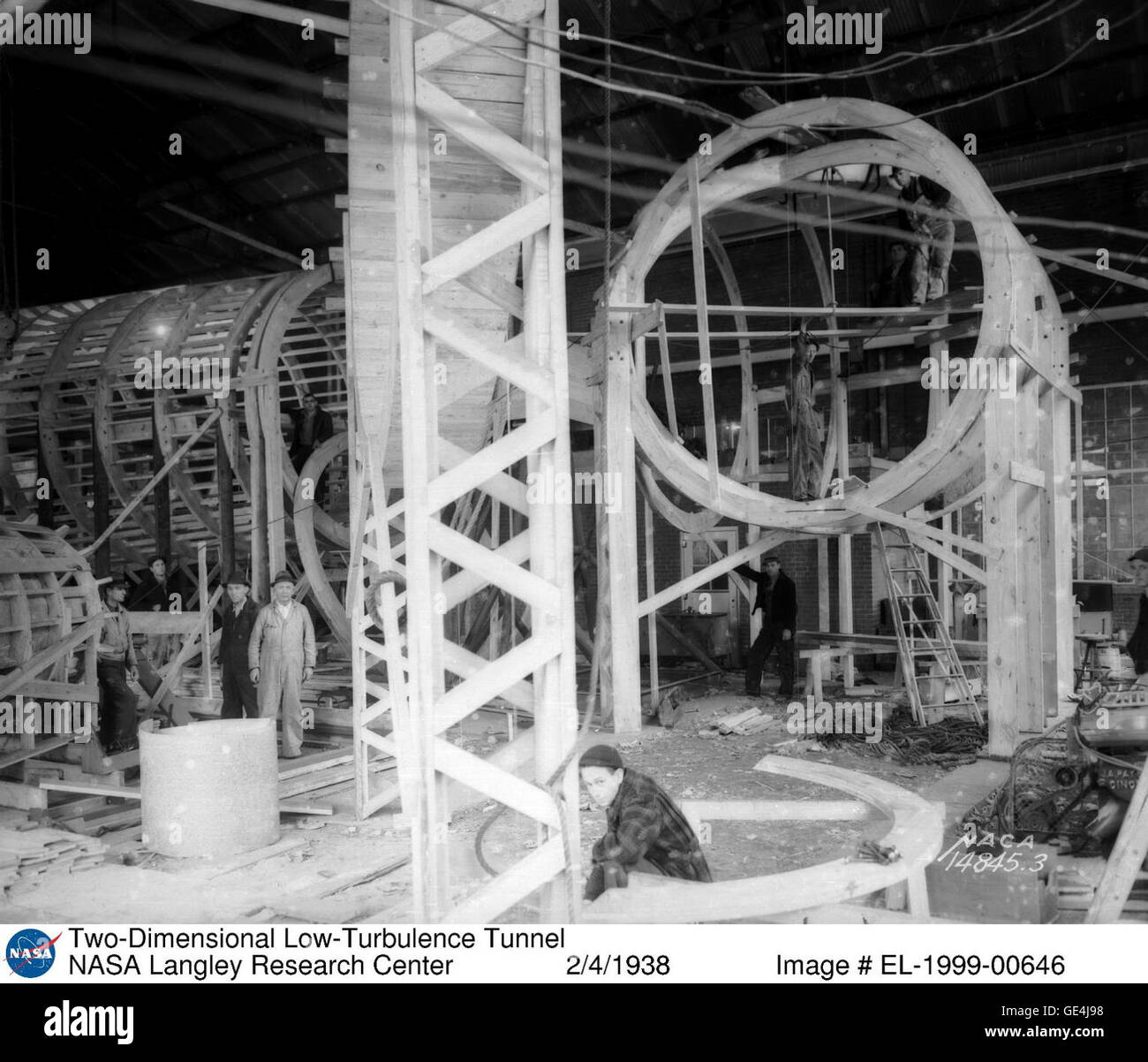 Wind tunnel flow hi-res stock photography and images - Alamy