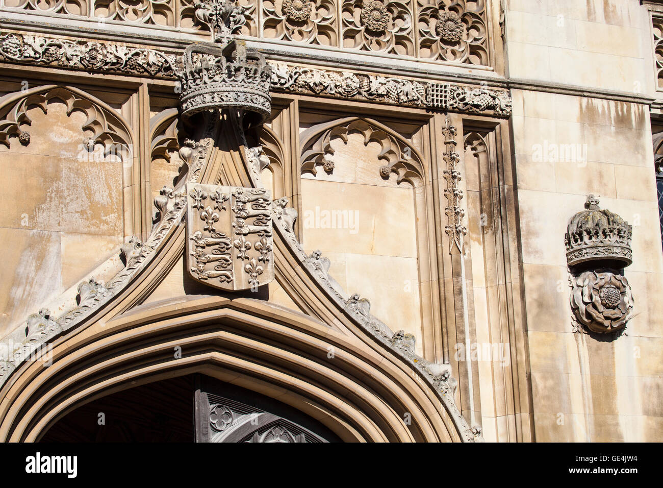 Tudor royal arms crest hi-res stock photography and images - Alamy