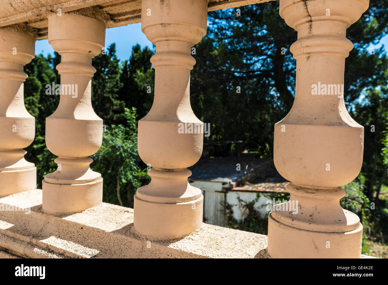 Stone balustrade garden hi-res stock photography and images - Alamy
