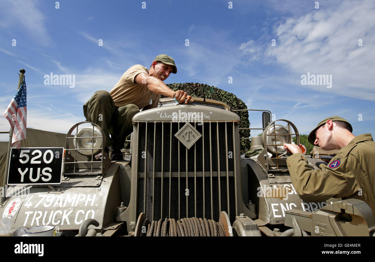 Chris Roper (left) with Carl Evans of the 514th Red Ball Express WWII ...