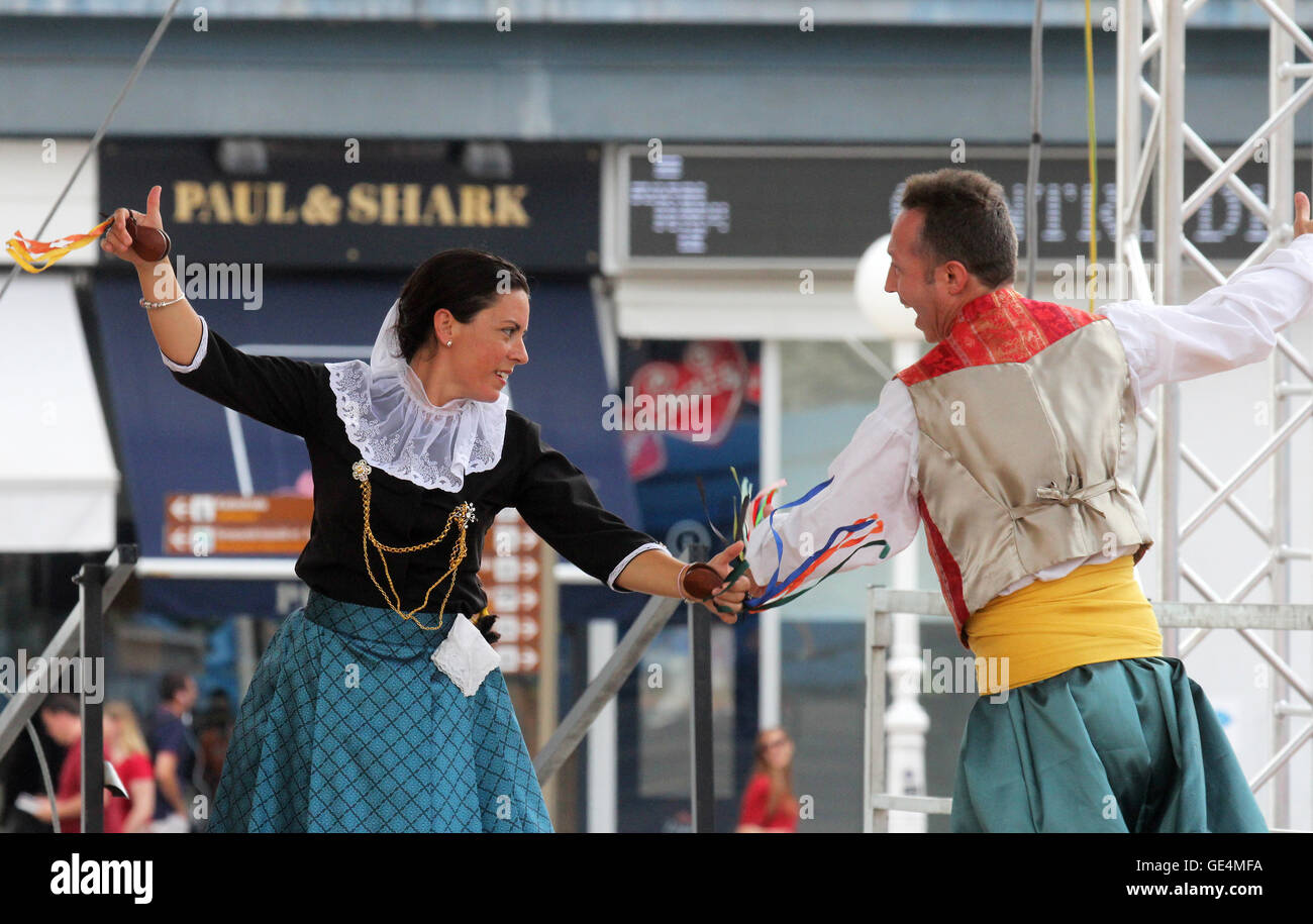 Members of folk group Escola de ball de bot Calabruix from Mallorca ...
