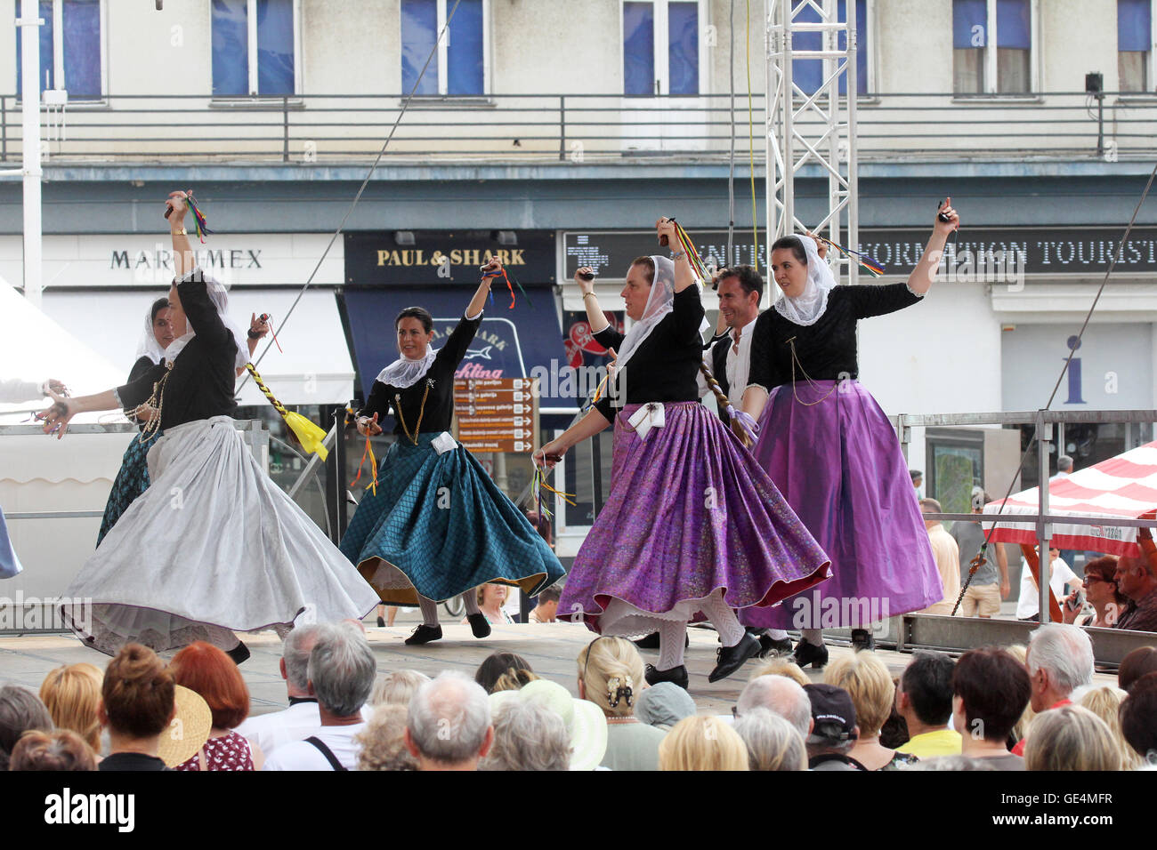 Ball de bot hi-res stock photography and images - Alamy