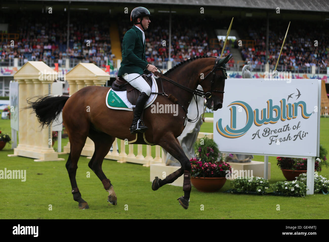 Greg broderick dublin horse show hi-res stock photography and images ...