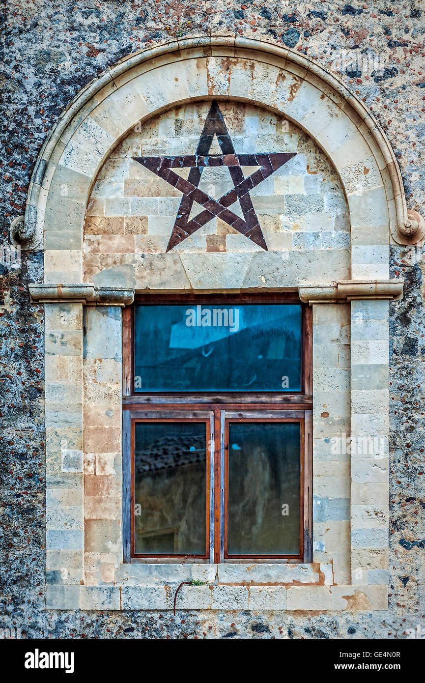 Five pointed star hi-res stock photography and images - Alamy