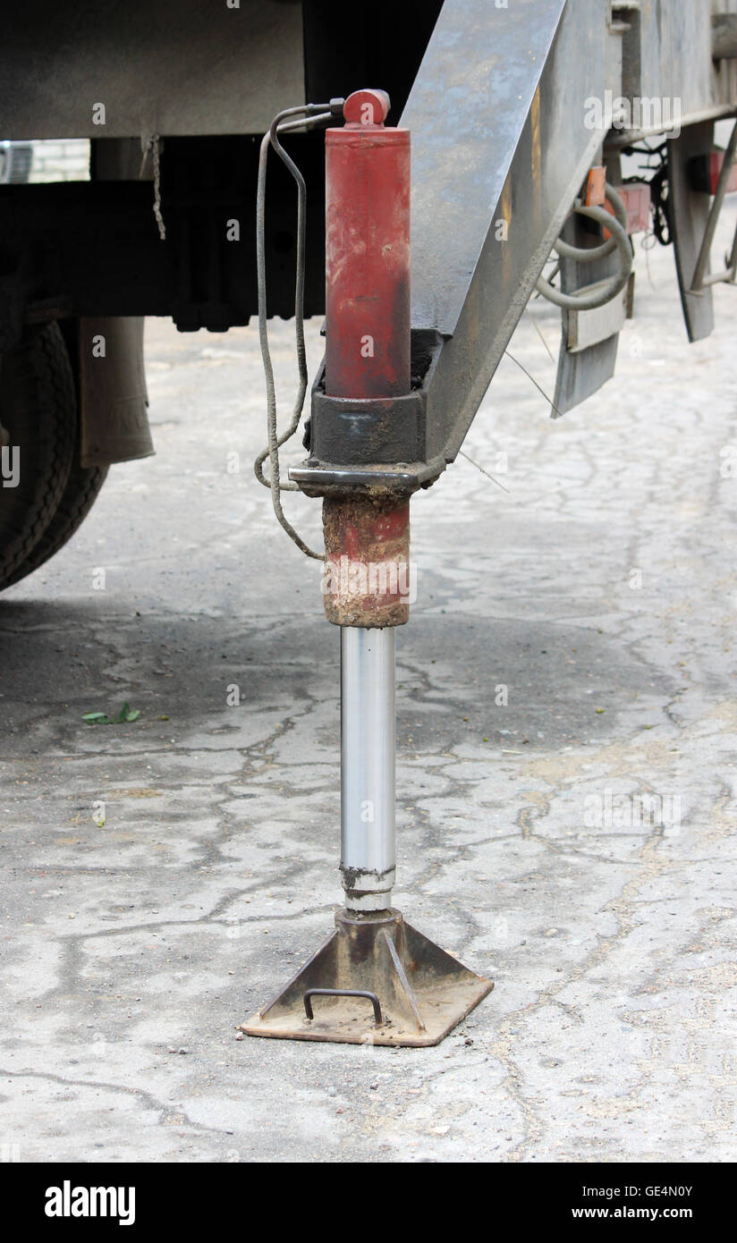 Truck strong outrigger stabilizing legs hi-res stock photography and ...