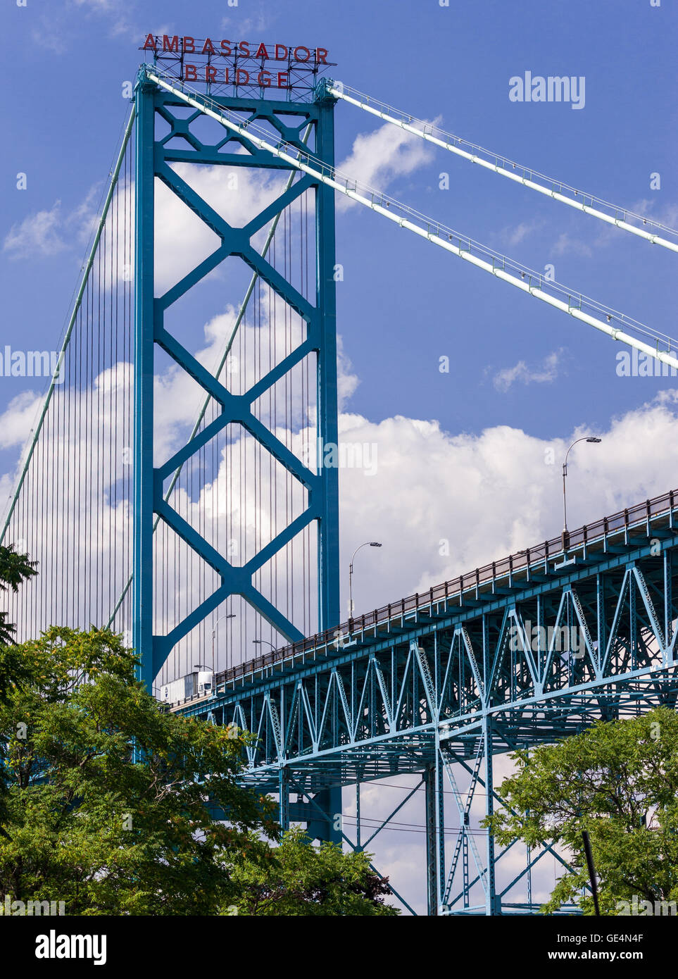 Ambassador bridge border hi-res stock photography and images - Alamy