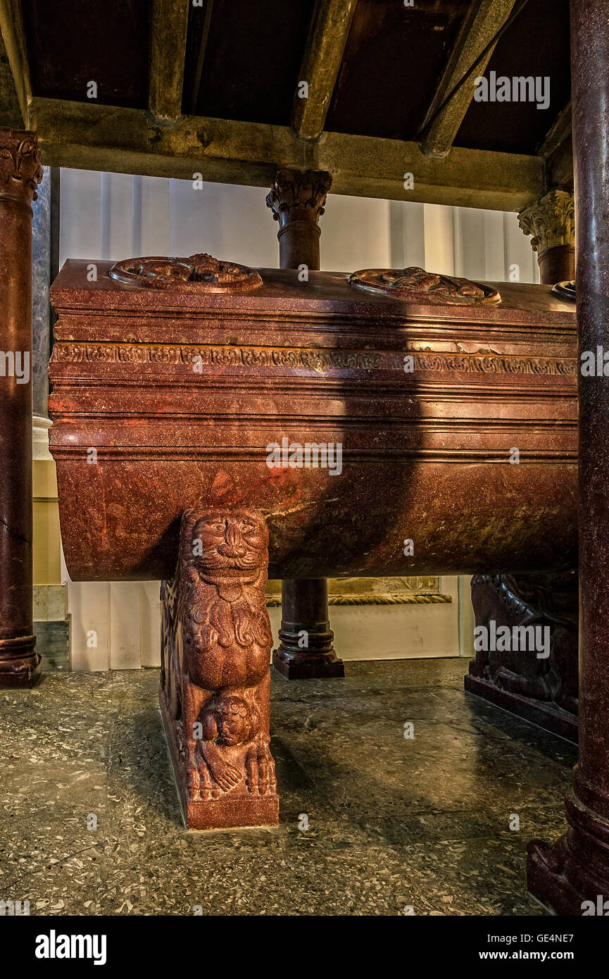 Palermo Cathedral Tomb High Resolution Stock Photography and Images - Alamy