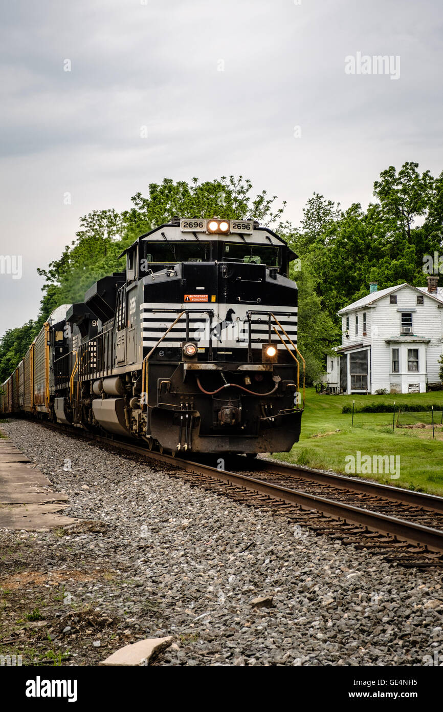 Norfolk southern railway diesel locomotive hi-res stock photography and ...