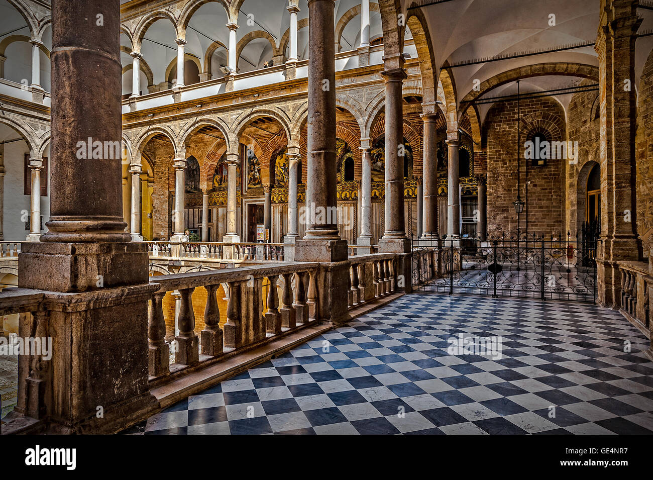 Norman palace hi-res stock photography and images - Alamy