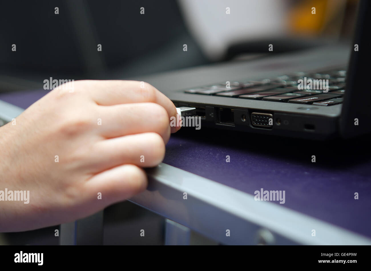 Computer virus warning hi-res stock photography and images - Alamy