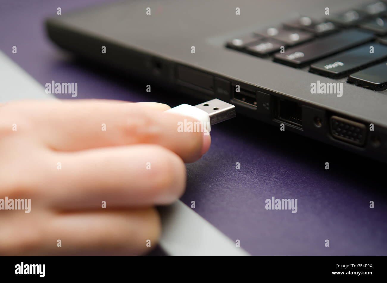 Laptop plugging usb hi-res stock photography and images - Alamy