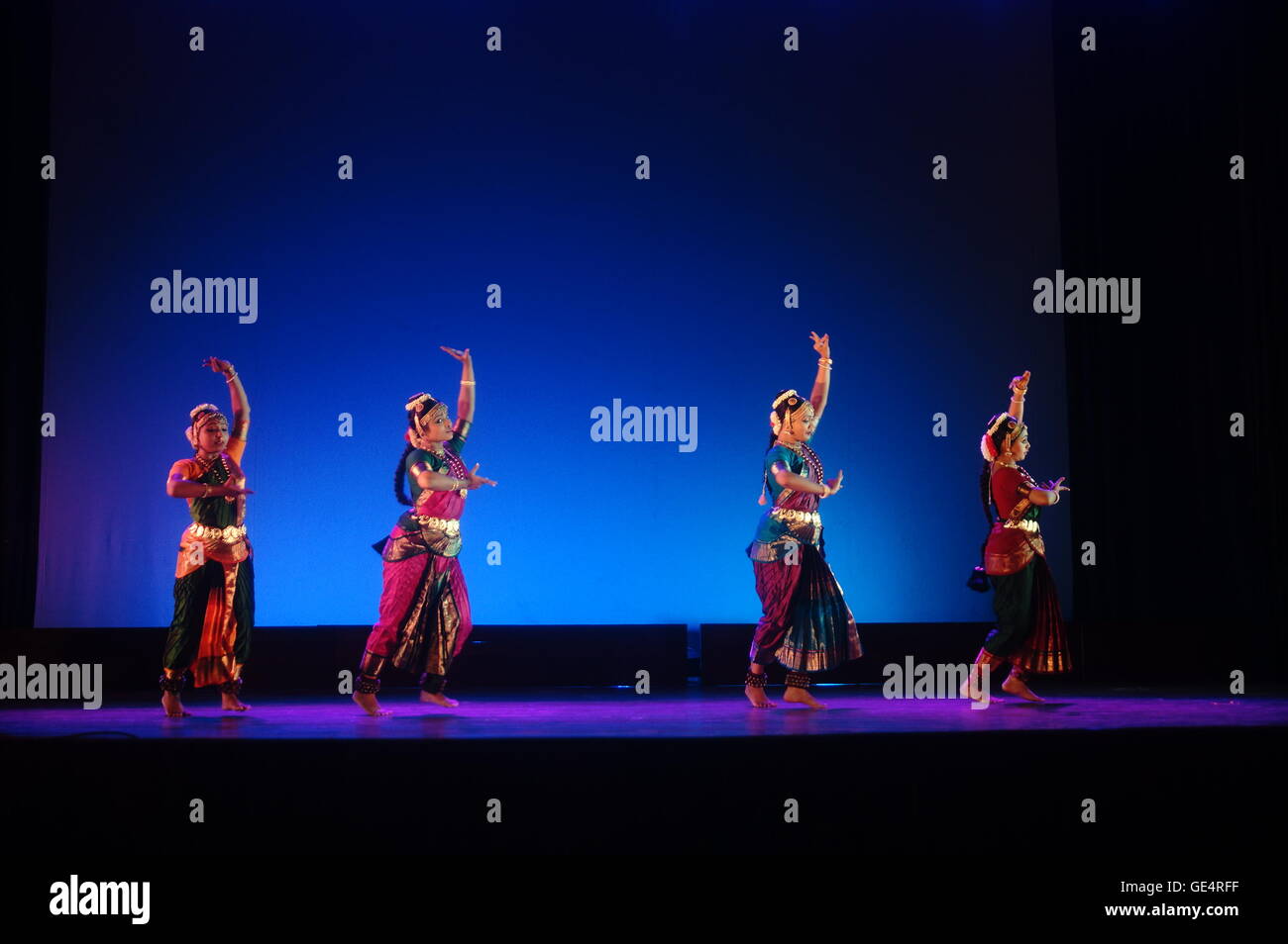 Bharatanatyam group dance hi-res stock photography and images - Alamy