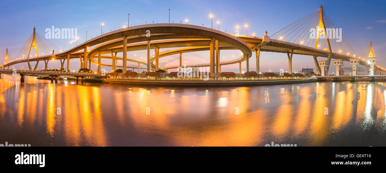 Modern suspension bridge hi-res stock photography and images - Alamy