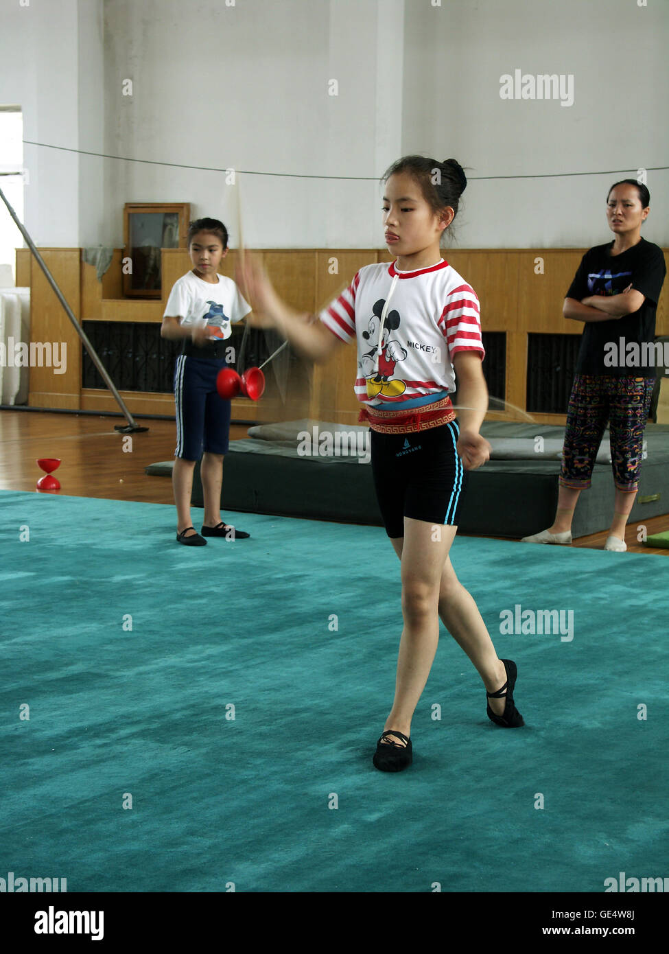 Rope acrobatics hi-res stock photography and images - Alamy