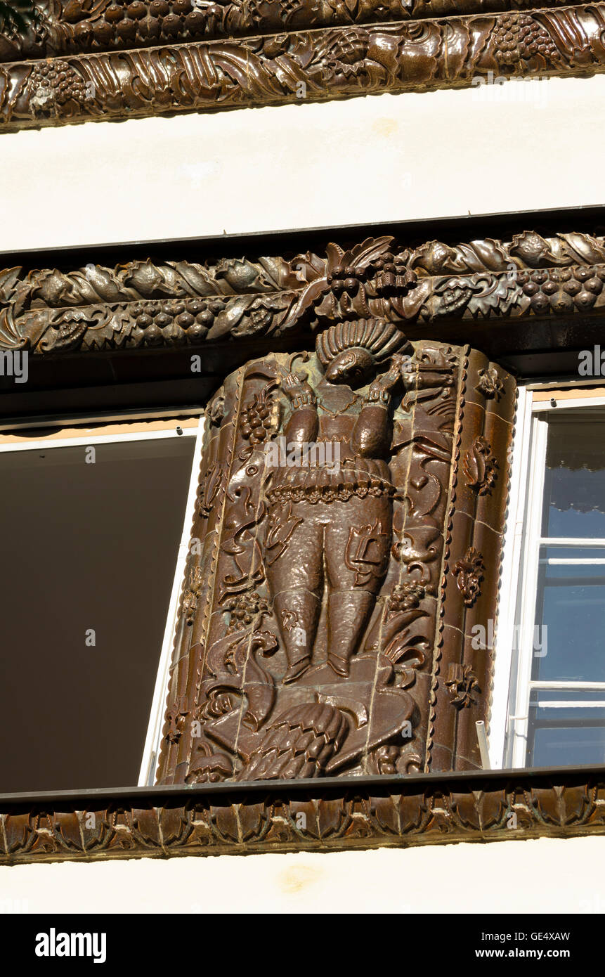 Wien, Vienna: Majolica facade of the Gingerbread house in Hietzing ...