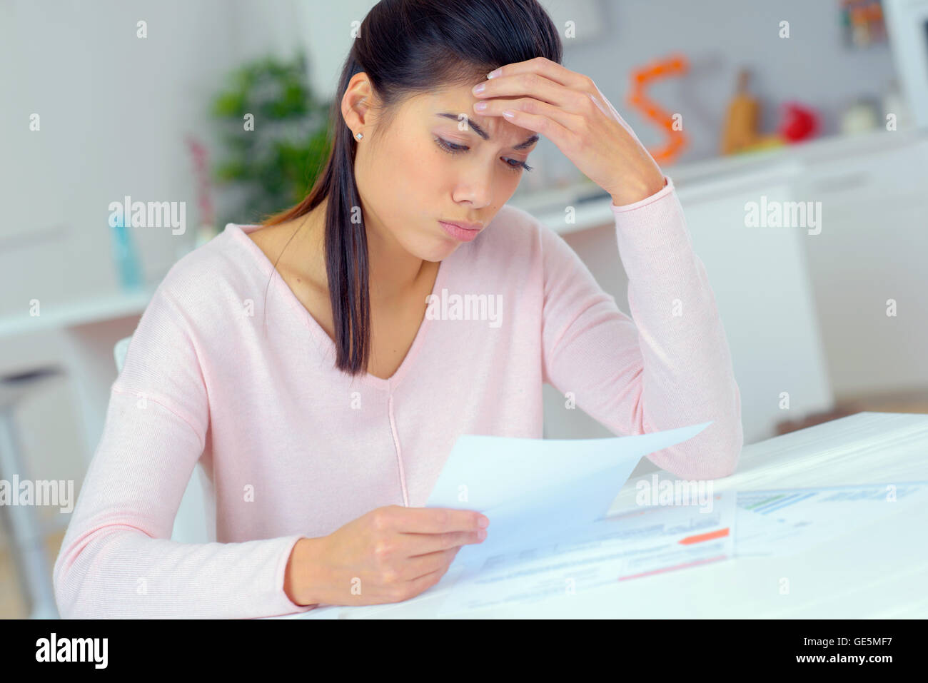 Woman experiencing money problems Stock Photo - Alamy