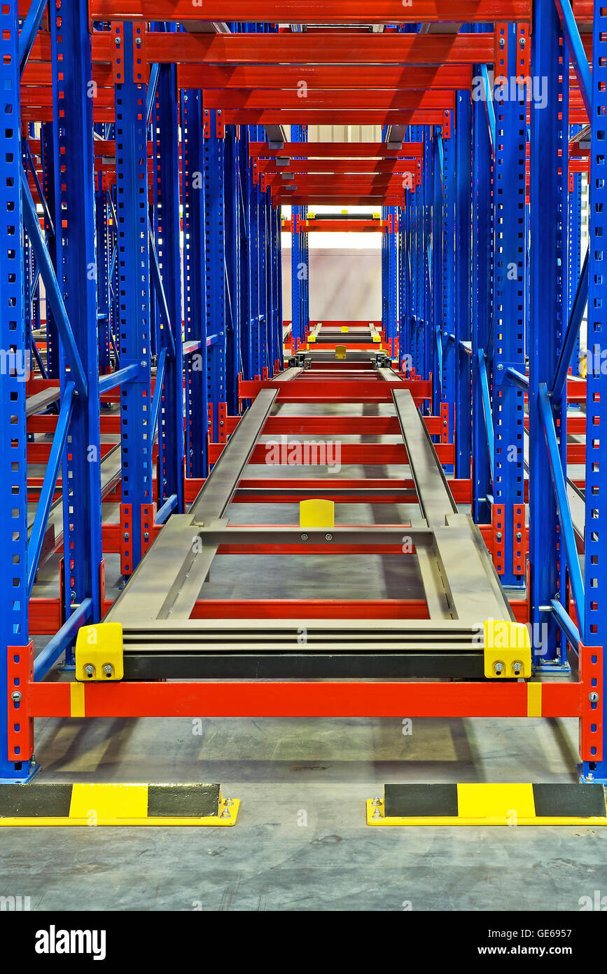 Distribution center warehouse storage shelving metal racking pallet ...