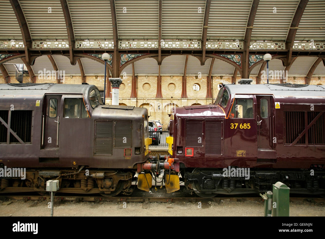 Class 37 diesel locomotives hi-res stock photography and images - Alamy