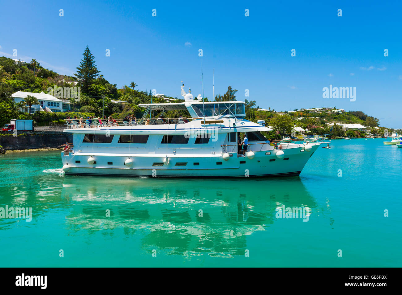 Ferry to Hamilton leaves the Waterlot Inn dock at Jew's Bay, Fairmont ...