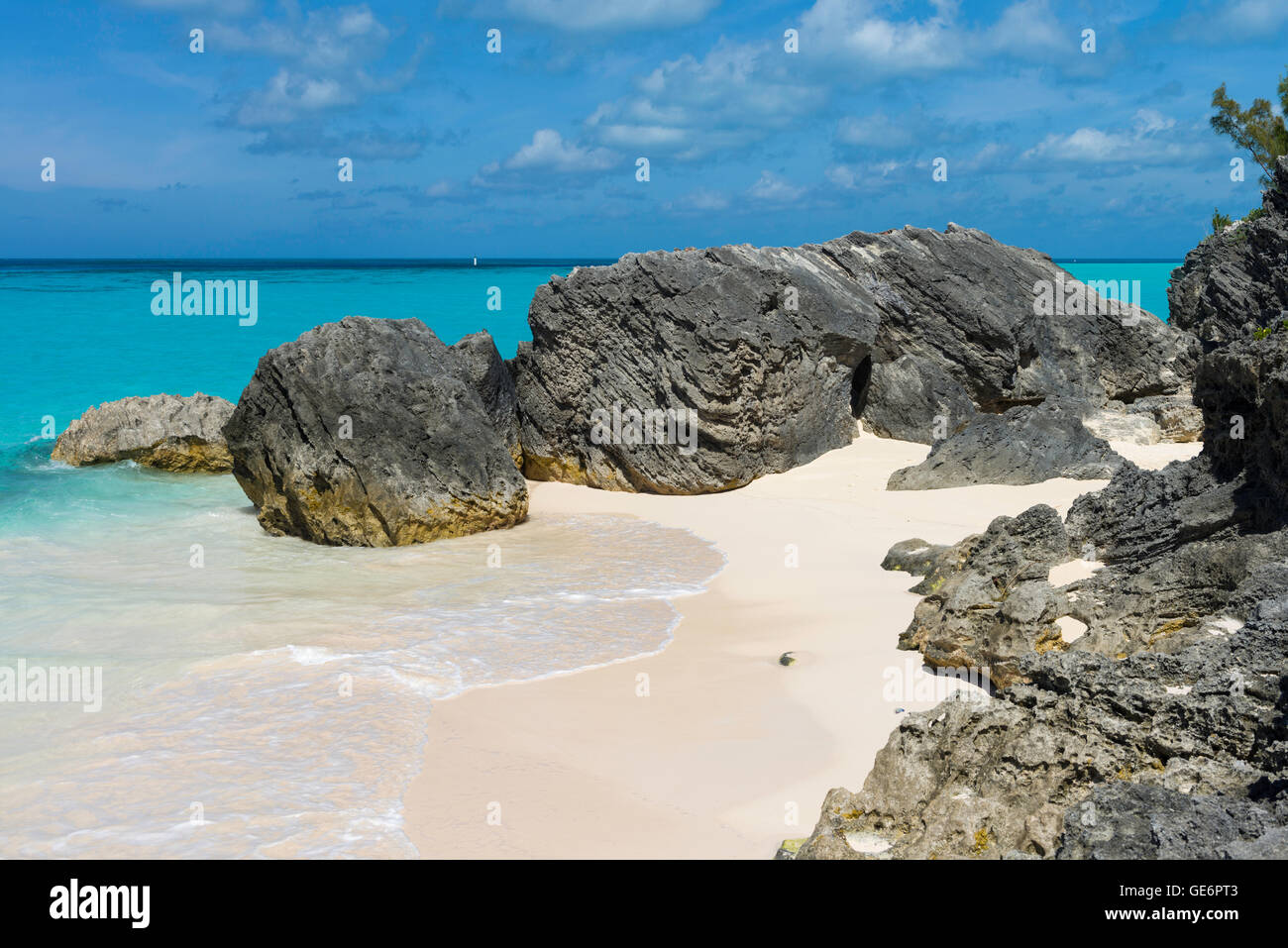 Shoreline and small beach with pink sands at Whale Bay, Bermuda Stock ...