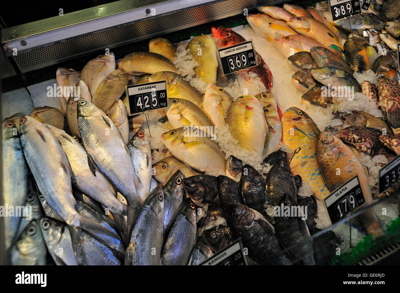 Fresh fish for sale at Rustan's Supermarket Ayala Center Cebu City ...
