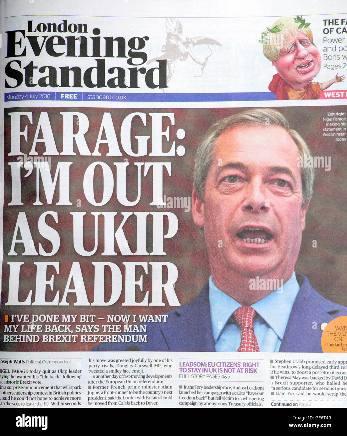 Evening Standard London Newspaper Headlines Stock Photos & Evening ...