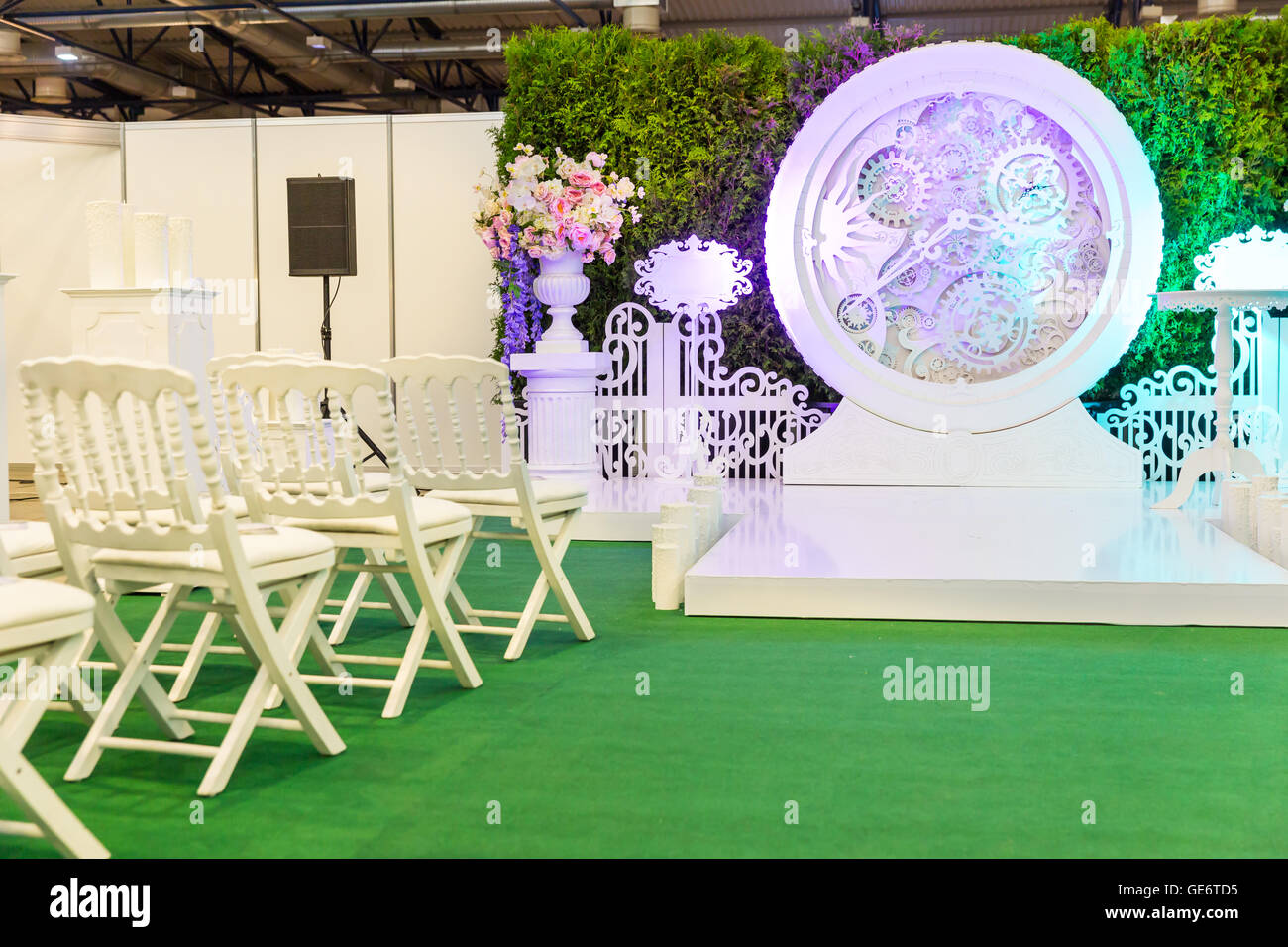 Wedding hall outside Stock Photo - Alamy