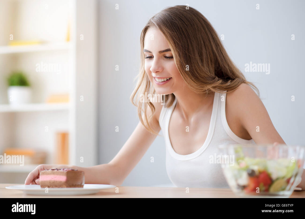 Resist cake hi-res stock photography and images - Alamy