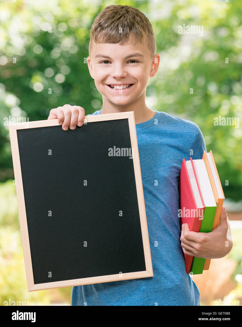 Boy back to school Stock Photo - Alamy