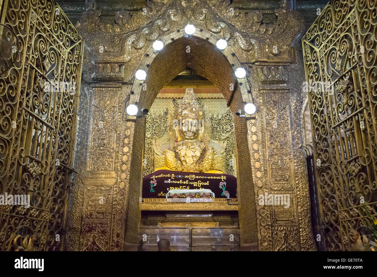Buddha mahamuni hi-res stock photography and images - Alamy