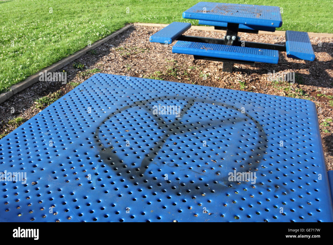 Graffiti table hi-res stock photography and images - Alamy