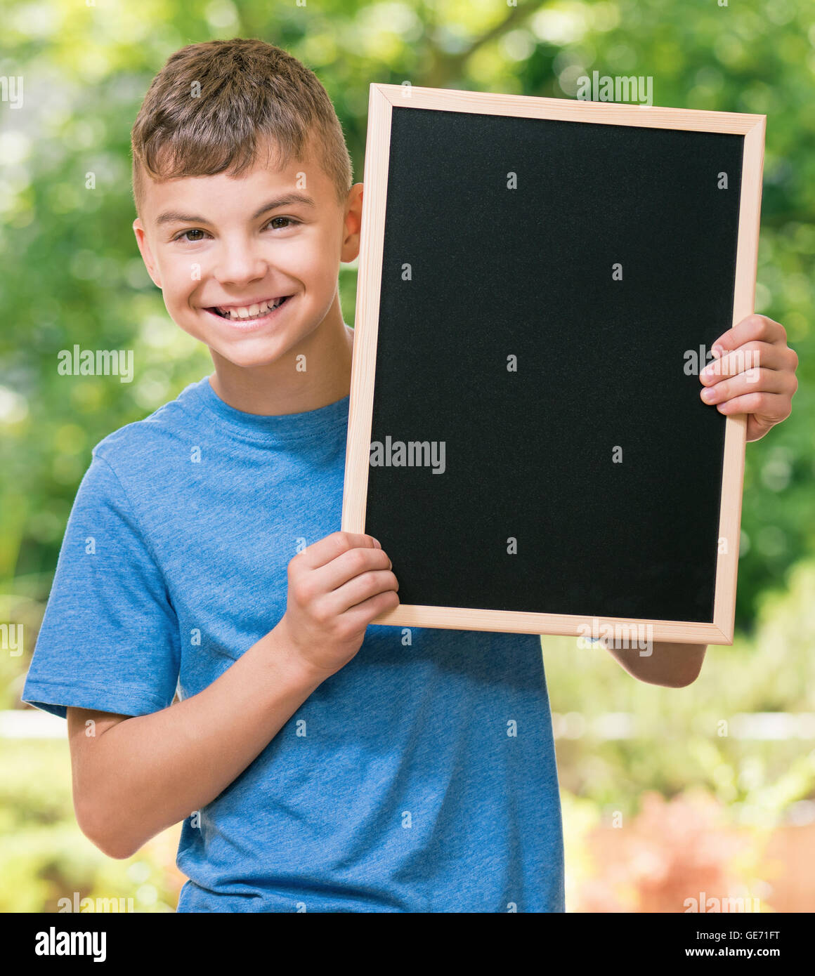 Boy back to school Stock Photo - Alamy