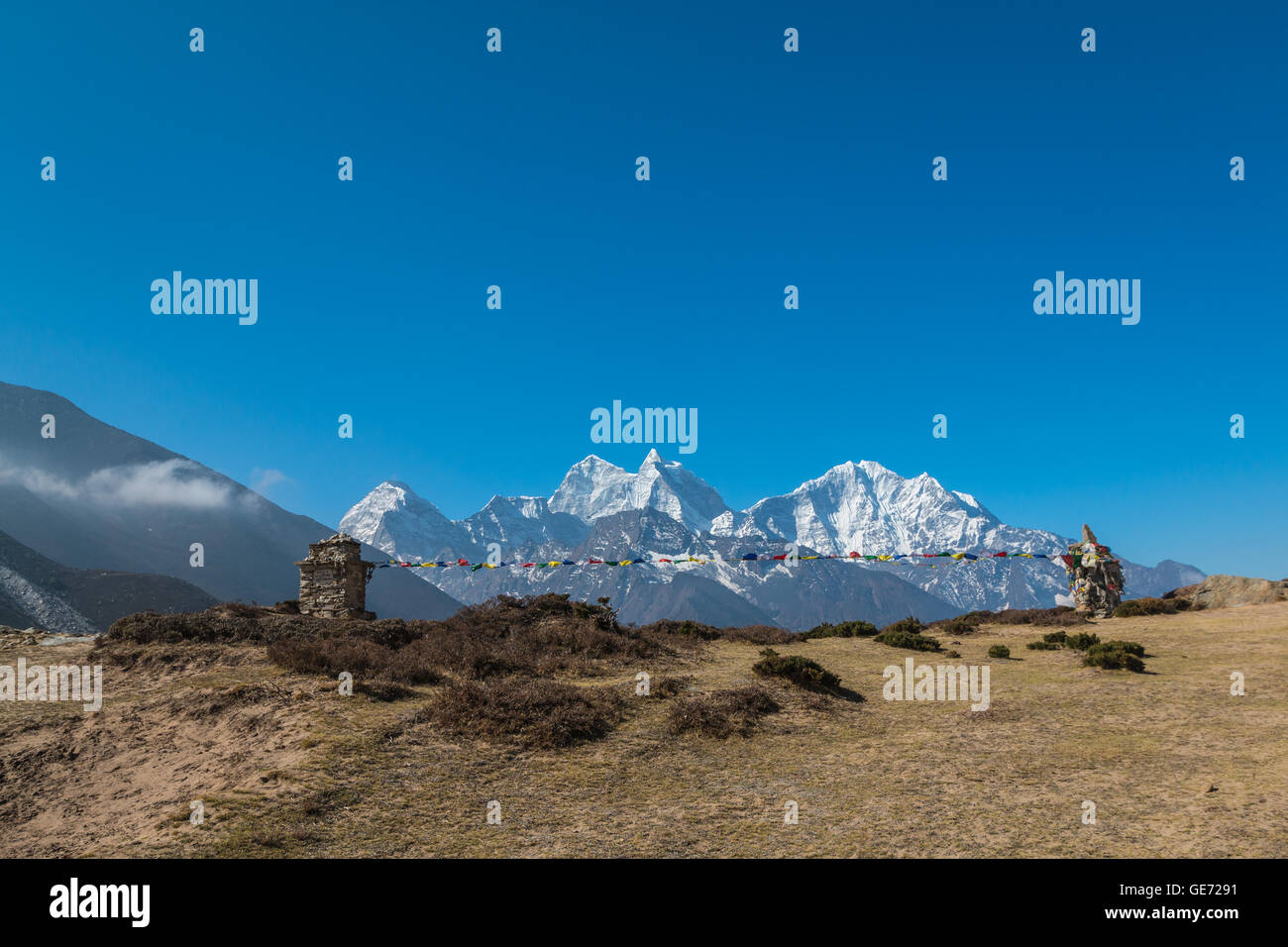 Himalayas in nepal hi-res stock photography and images - Alamy