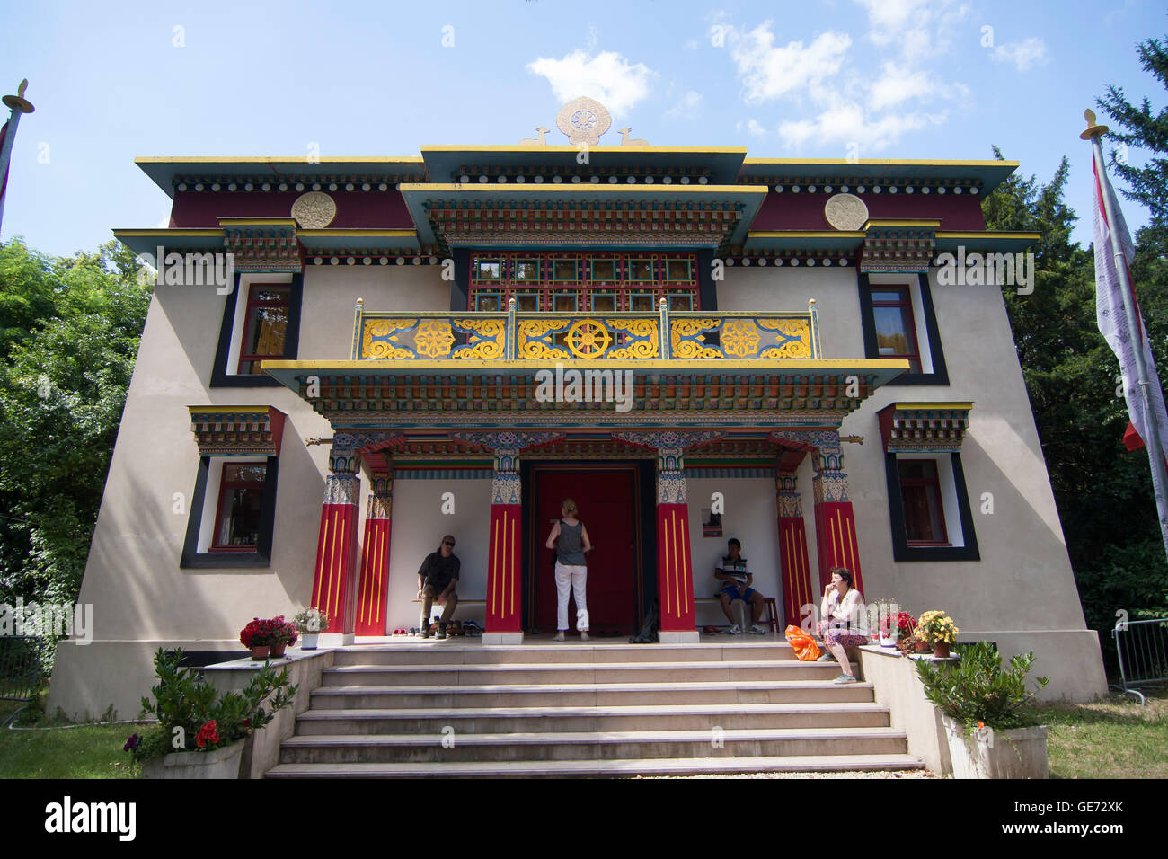 Buddhist temple at the Vincennes pagoda - Paris, France Stock Photo - Alamy