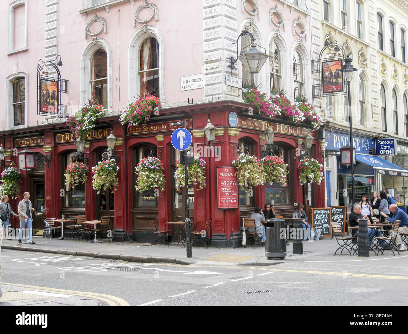 Pub HIstorical Building London England Stock Photo - Alamy