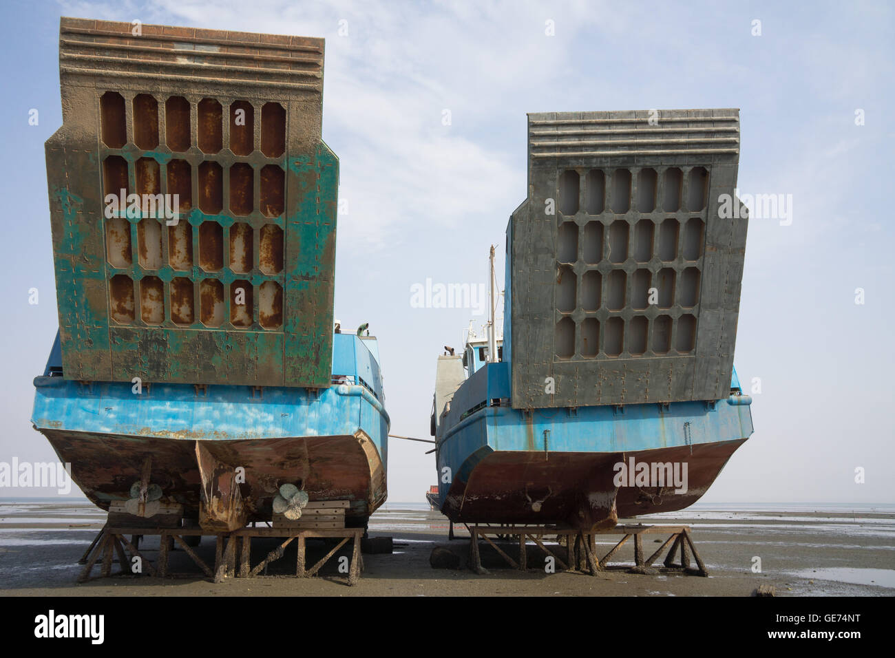 Large Boat Dry Dock Stock Photos & Large Boat Dry Dock Stock Images - Alamy