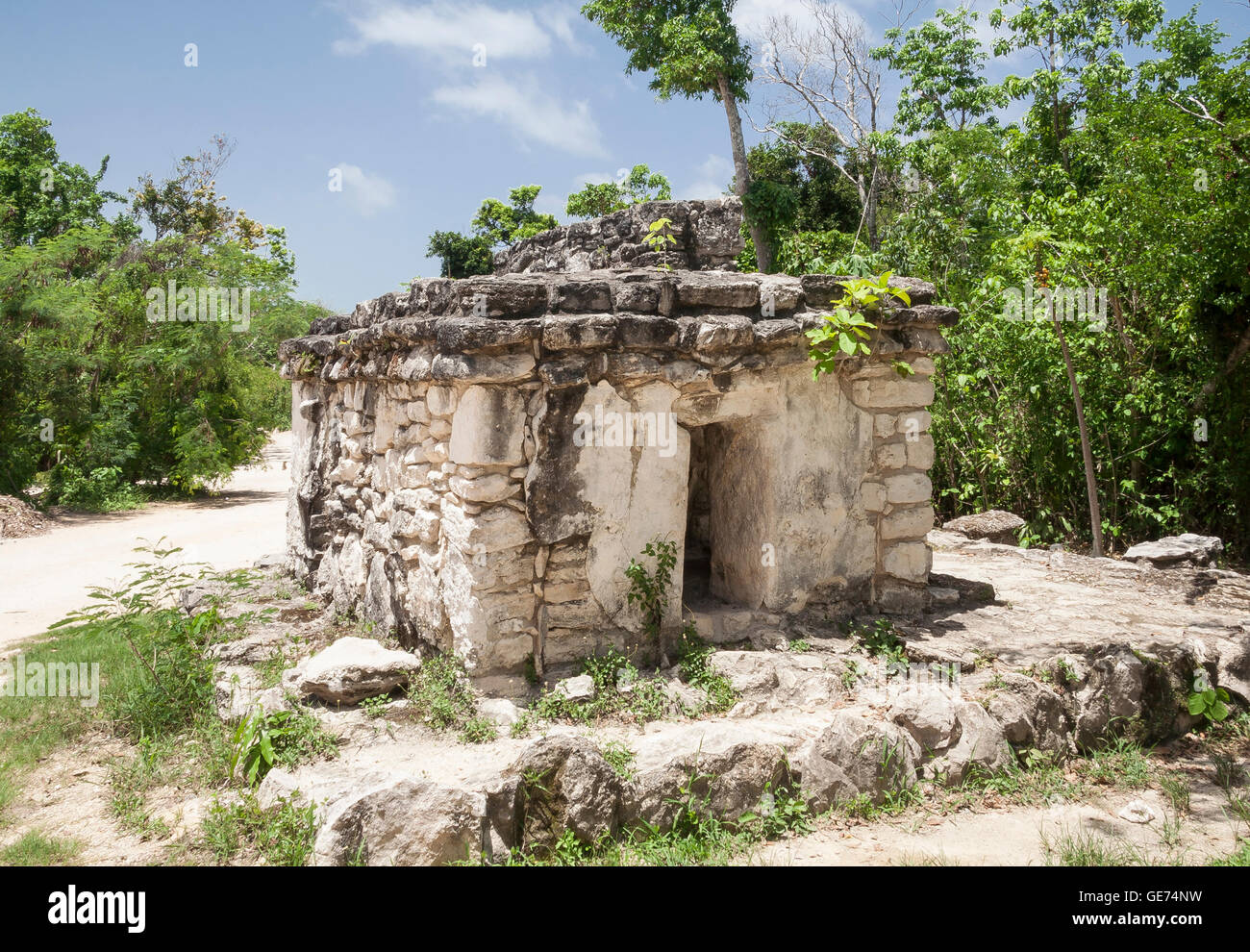 Maya temple facade detail hi-res stock photography and images - Alamy
