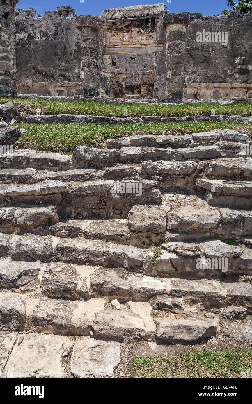 Tulum Maya Temple in Yucatan Peninsula, Mexico Stock Photo - Alamy