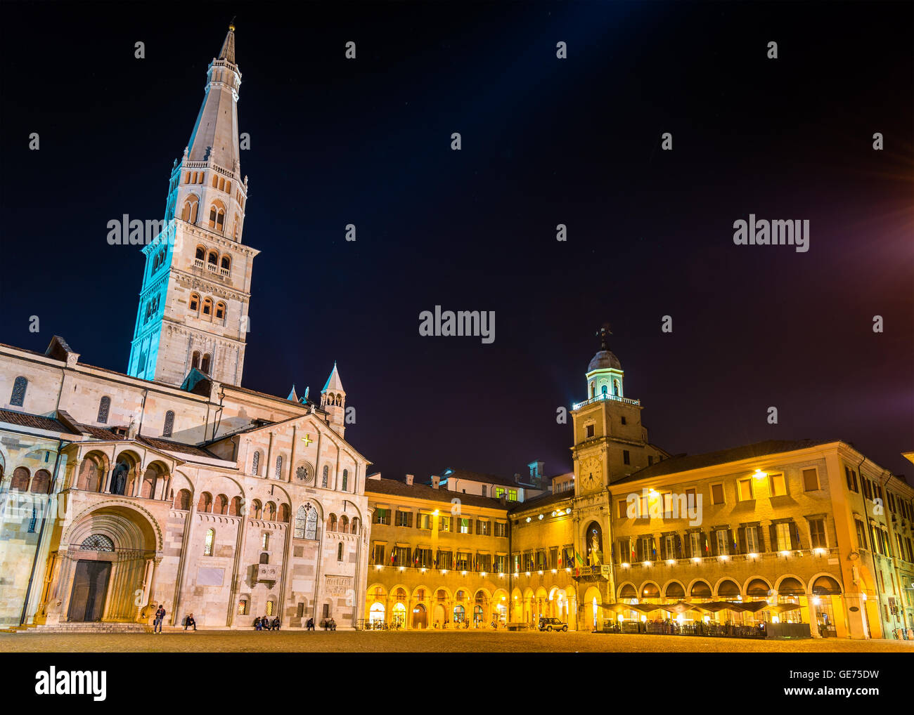 Modena cathedral hi-res stock photography and images - Alamy