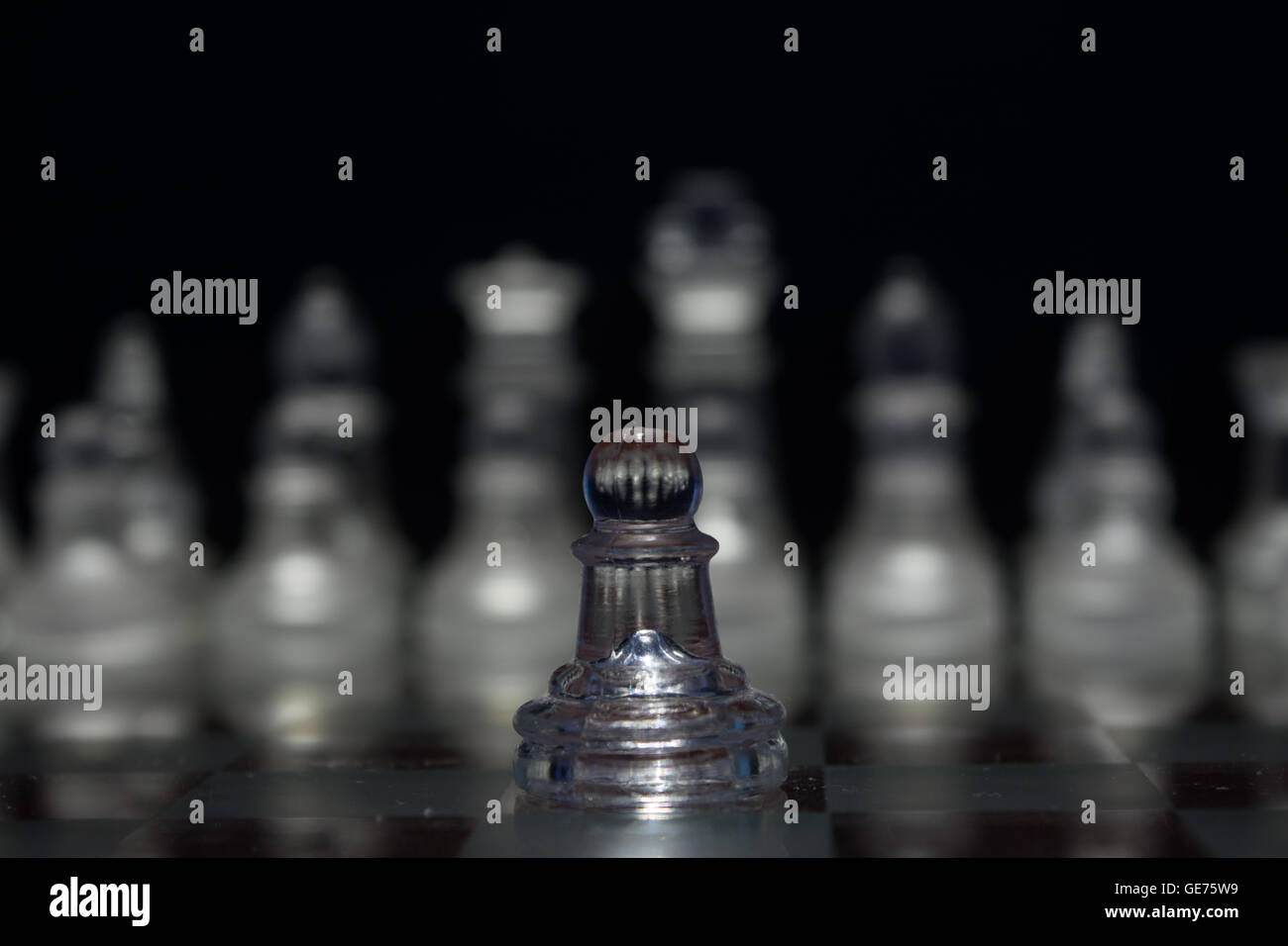 Glass chess board chess pieces hi-res stock photography and images - Alamy