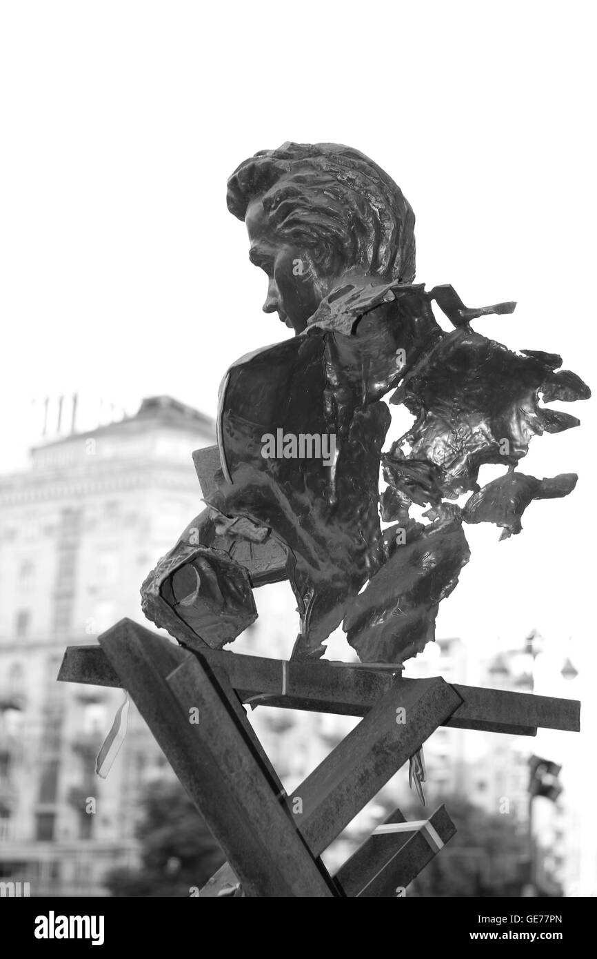 Writer statue Black and White Stock Photos & Images - Alamy
