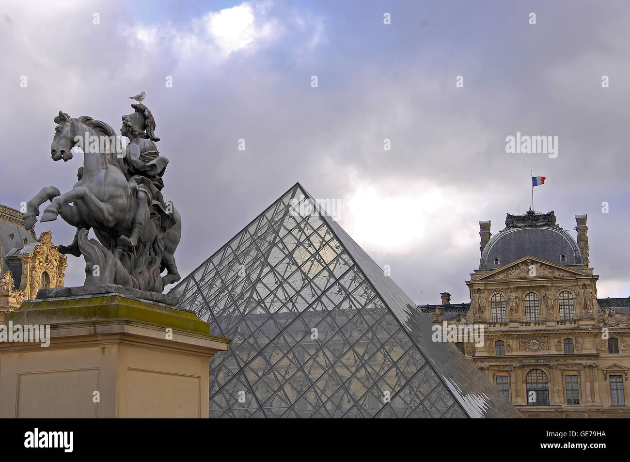 Paris, Louvre, Museum, Pyramid Stock Photo - Alamy