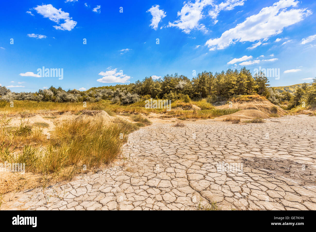 Cracked mud tiles in dry lake bed Stock Photo - Alamy