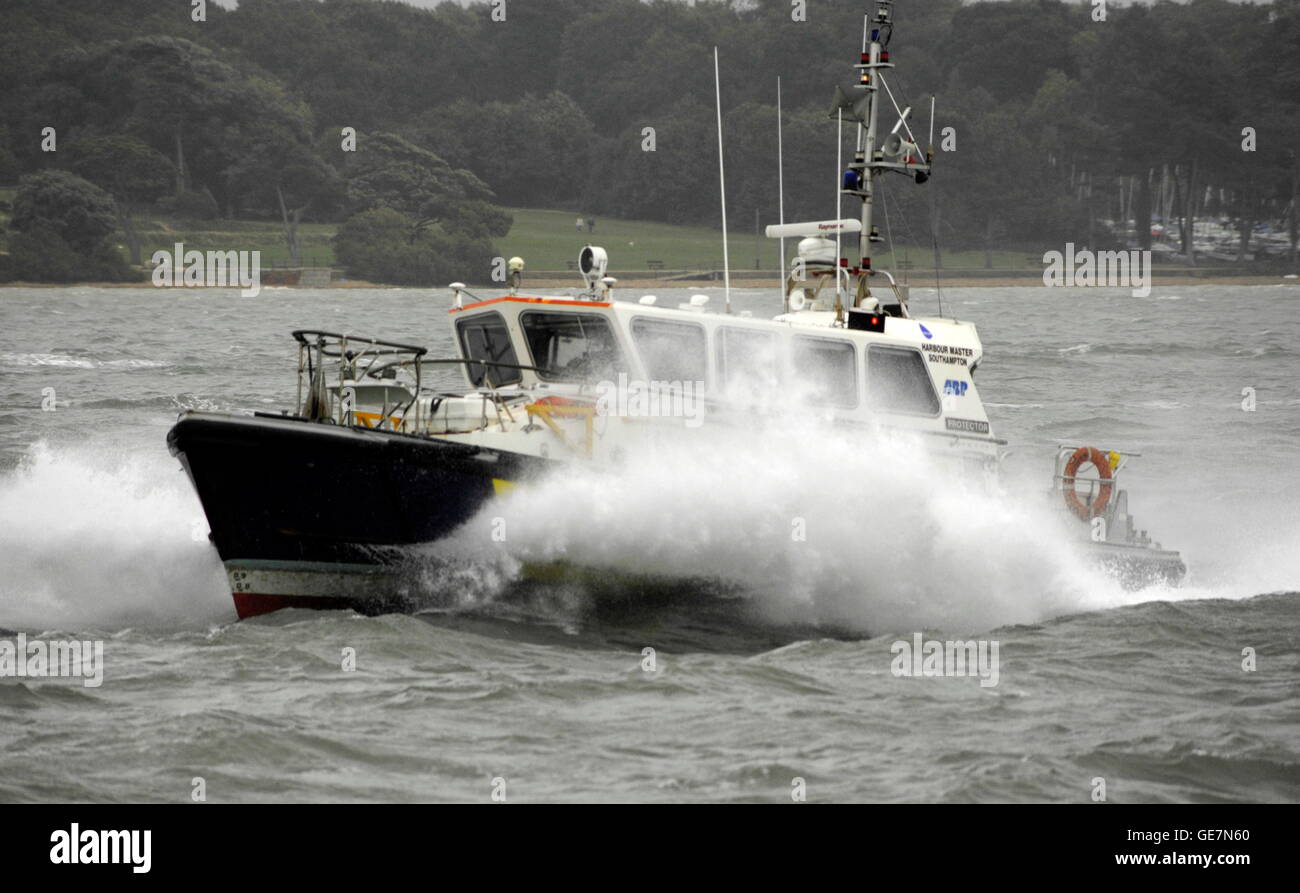 Twin diesel launch hi-res stock photography and images - Alamy